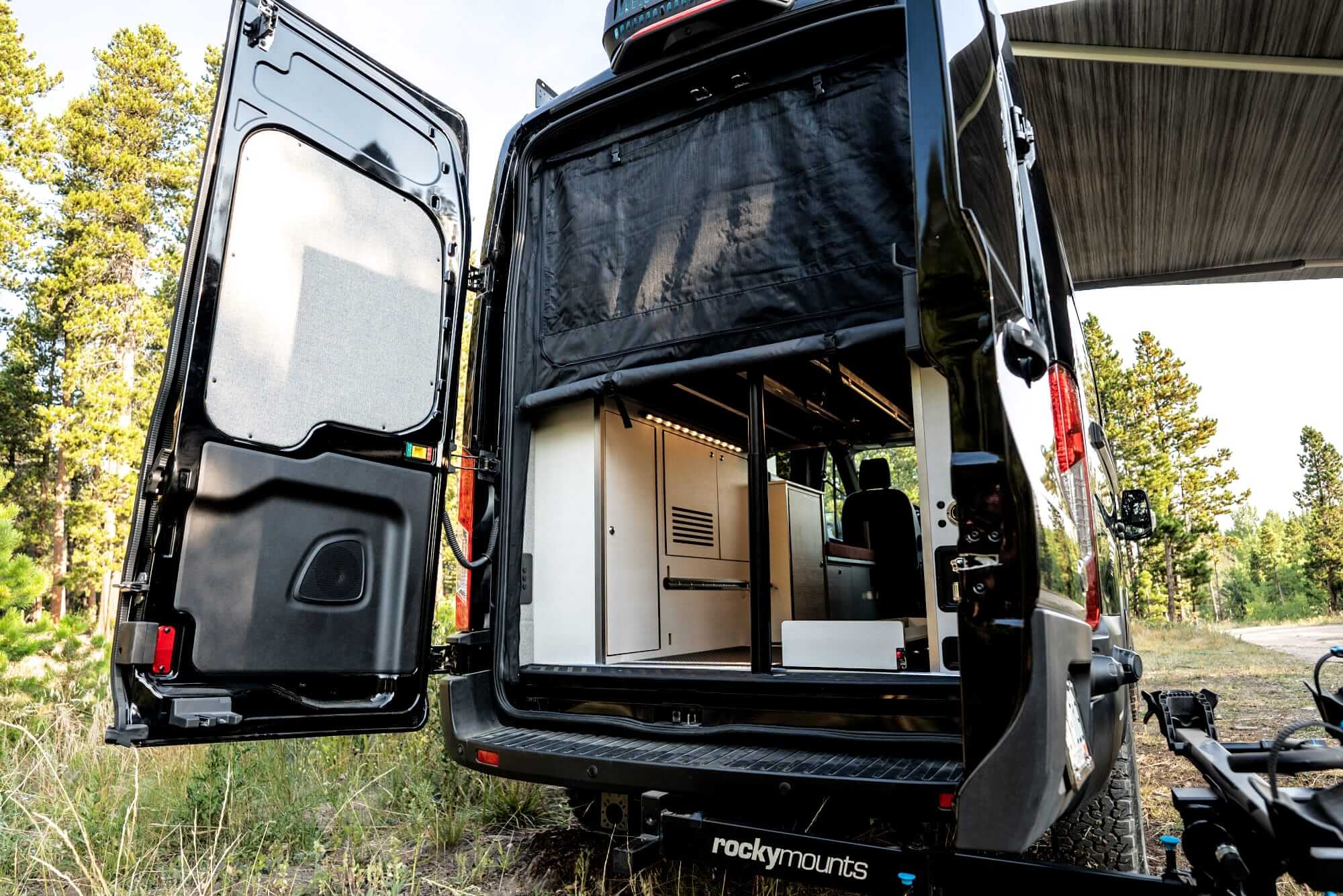 Metis | Ford Transit 148 | Titan Vans